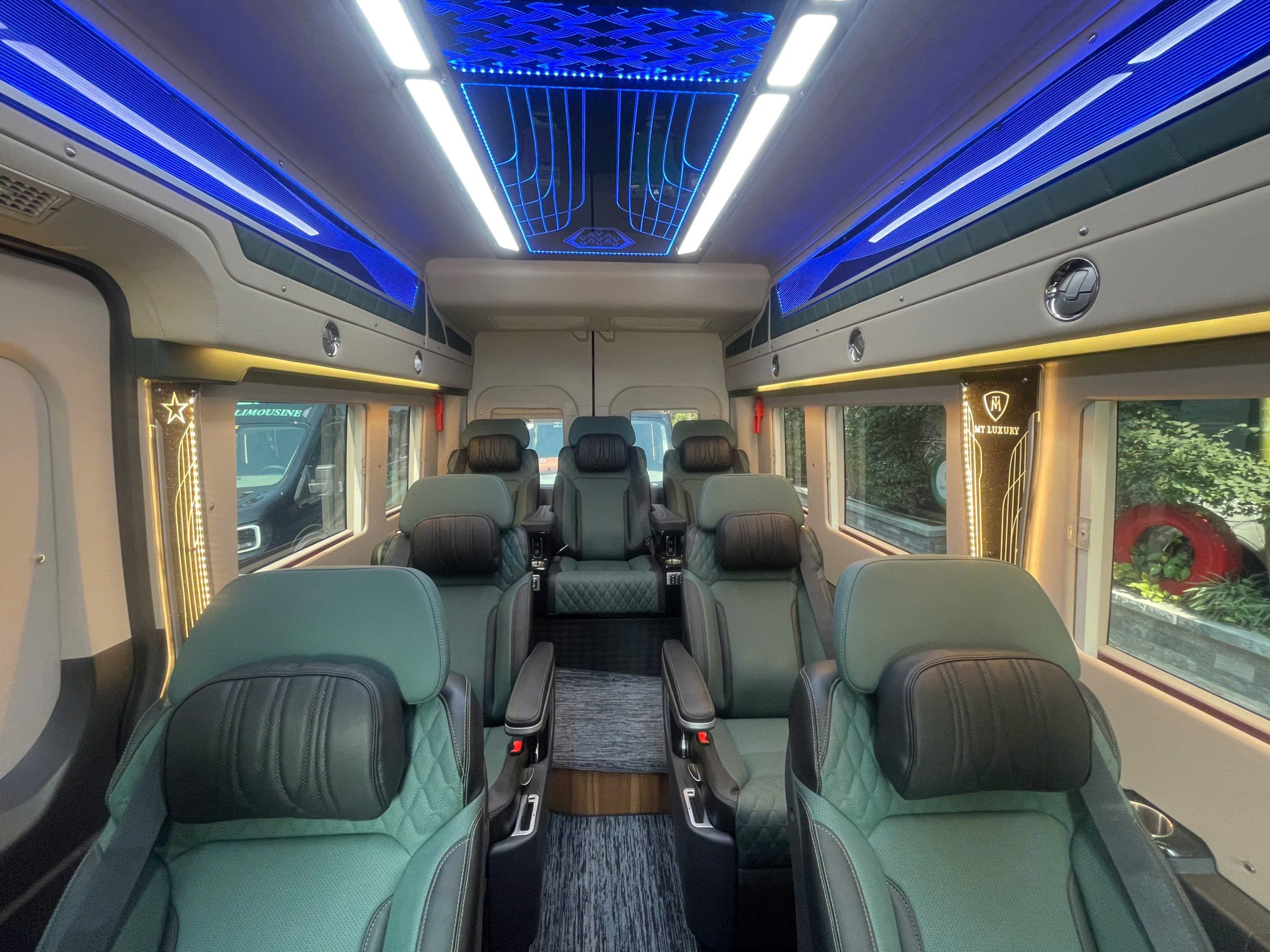 Trang chủ - Măng Diang Limousine - Đẳng Cấp Xe Thương Gia